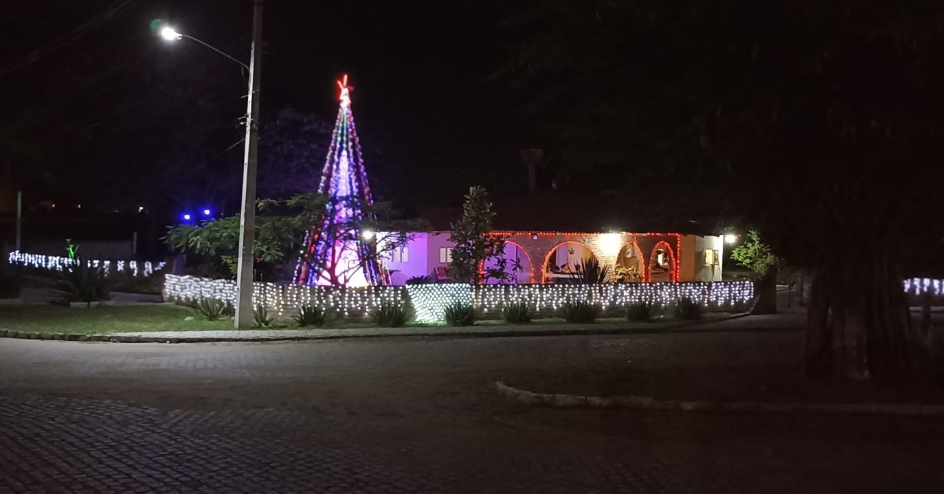 Casa decorada de natal em Fazenda Nova, é destaque no Agreste de ...